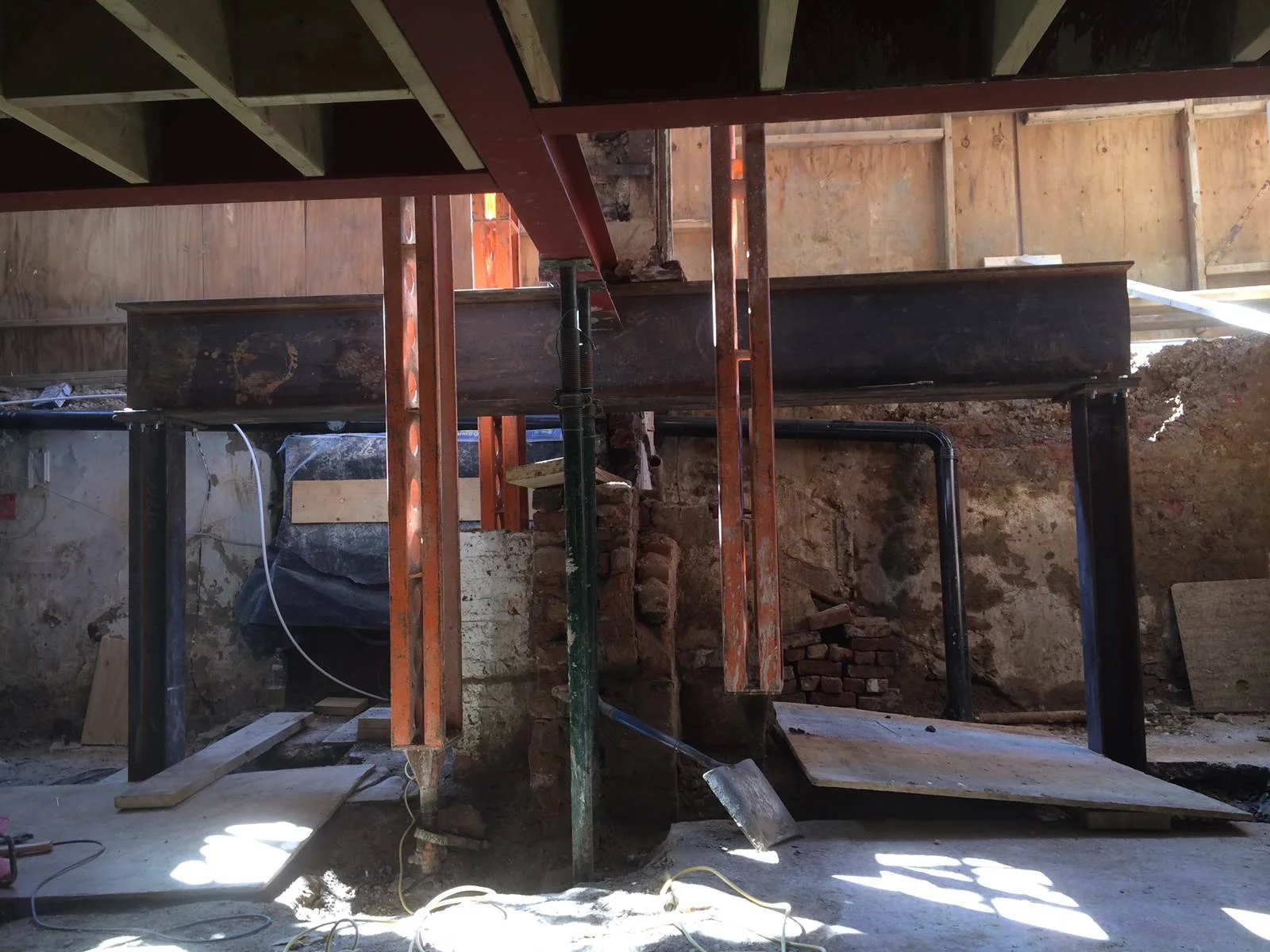 Alexson Temporary Propping London » Get in Touch with Professionals